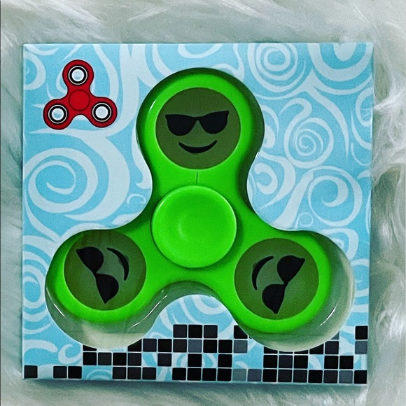fidget | Office | Green Emoji Design Glow In The Dark Hand Spinner ...